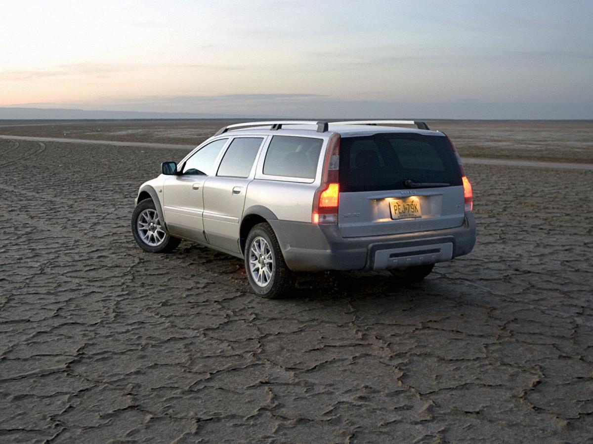 Volvo XC70 technical specifications and fuel economy